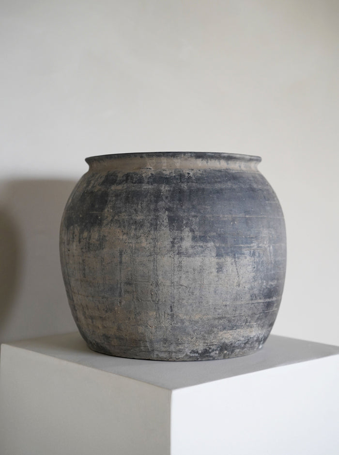 Grey Pot